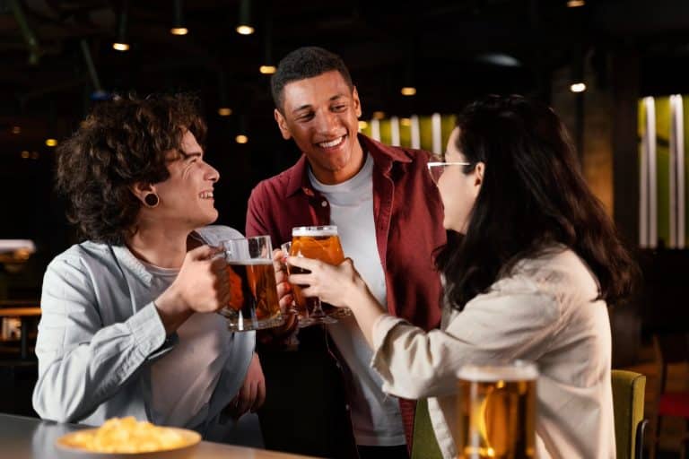 Pub vs Bar: What’s The Difference? – Slant POS