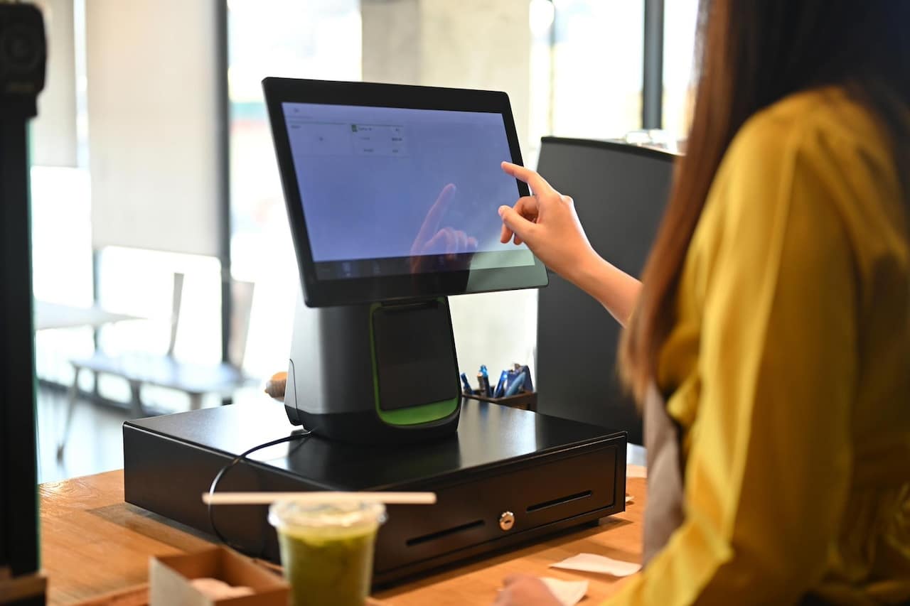 What is The Best POS for Restaurants in Dubai? – Slant POS